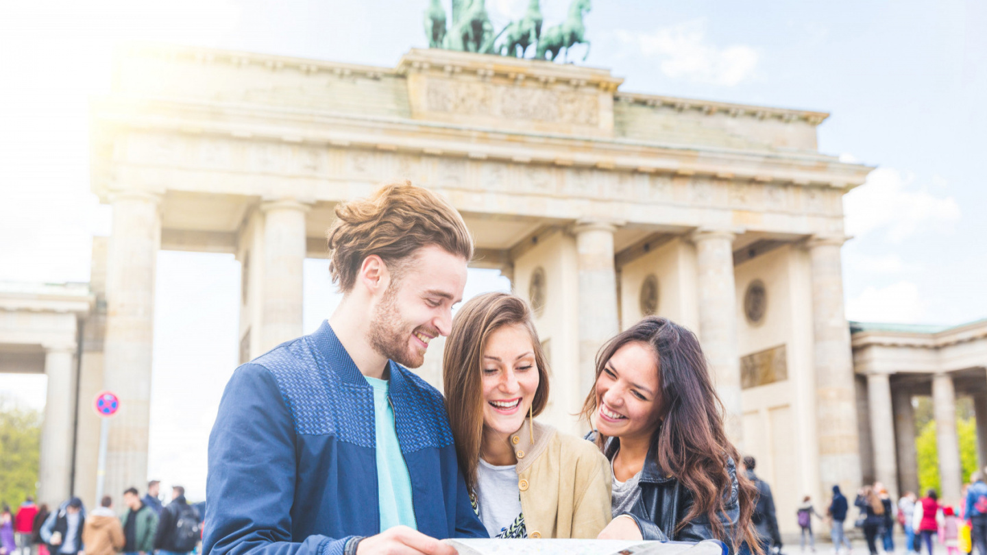 MPM Marketing Hotelgäste Information Digital & Print - MPM Marketing GmbH